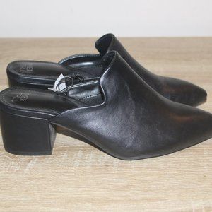 Time and Tru | Shoes | Time And Tru Memory Foam Clog In Black | Poshmark